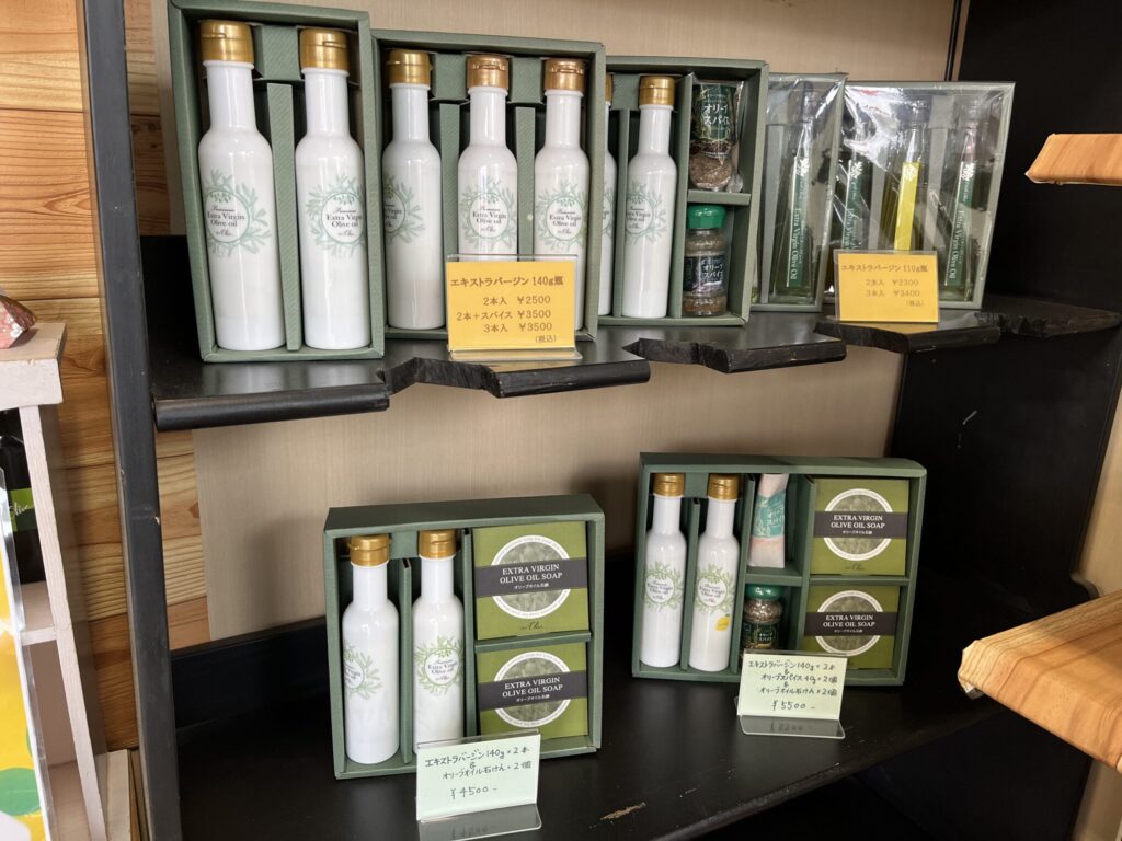 添加物も熱も一切加えずに作られる、新鮮搾りたてのオリーブオイル♪ 『フレッシュオリーブ』 | 地元をもっと知る！地域の情報ポータルサイト・JIMOTTO（ジモット）